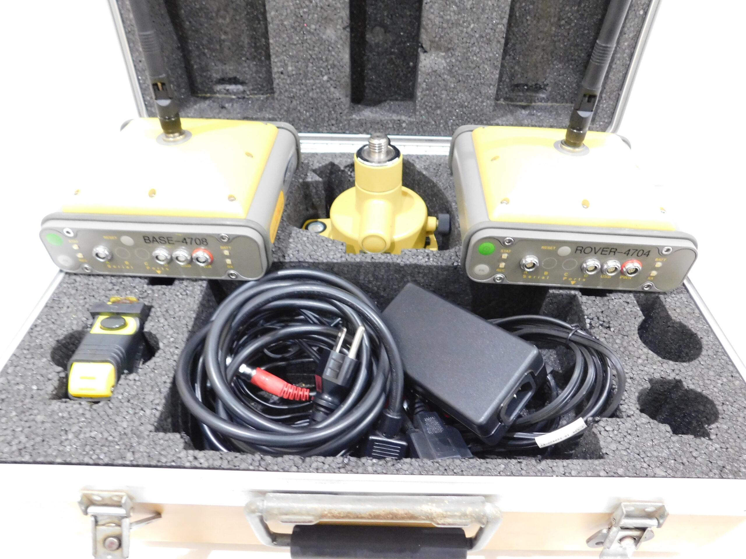 Pre-Owned Topcon HIPER Base/Rover Kit - Deaton's Geo-Tronics, Inc.